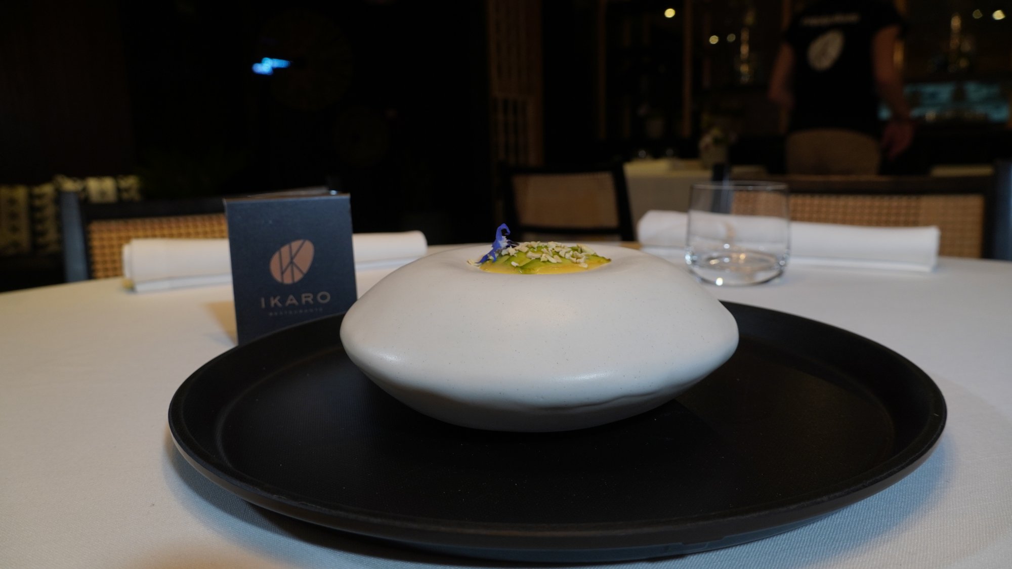 Ikaro: volando con los pies en la tierra